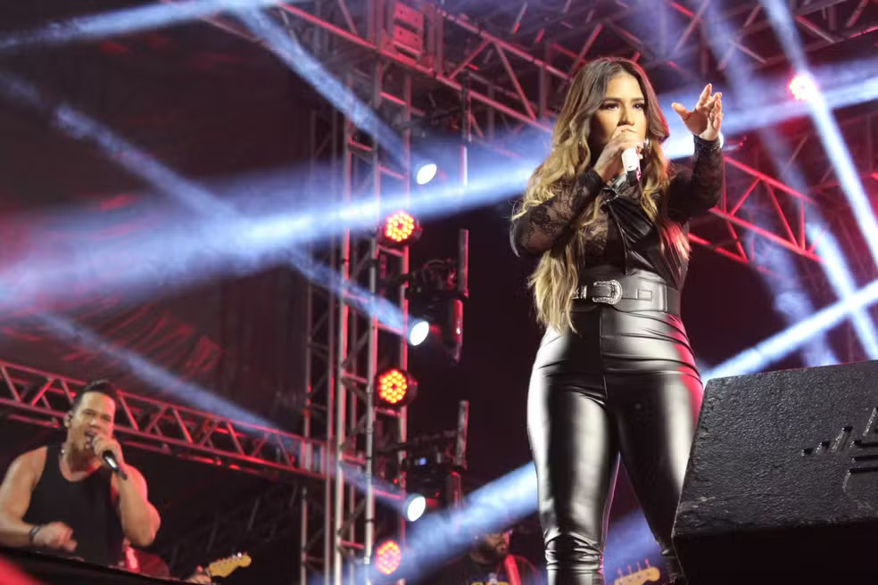 Verão na Rede: Simone Mendes encerra agenda de shows nacionais em ...