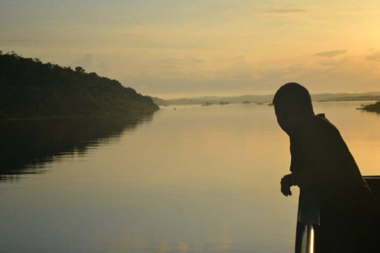 Barco ou lancha: o que levar em viagem até Parintins?